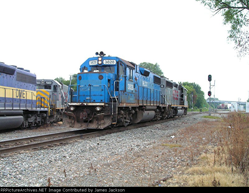 GP 38 HLCX 3828